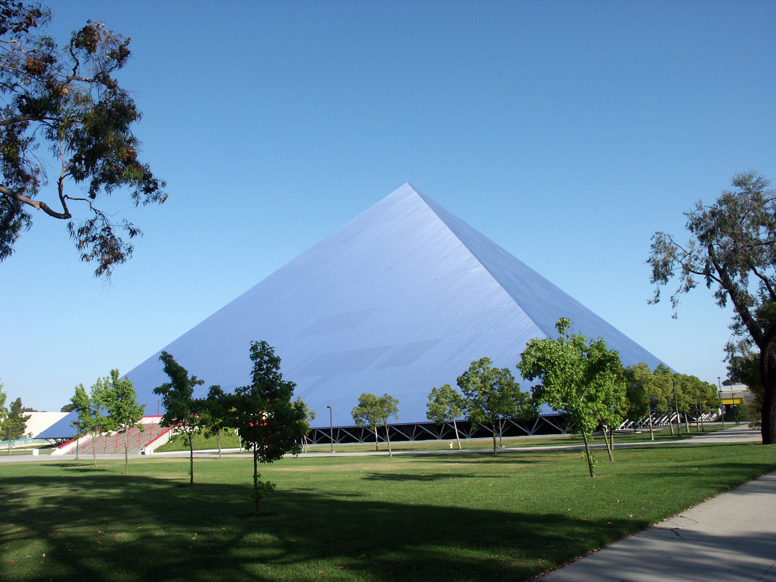 Guide to Walter Pyramid in Long Beach - Body&Mind